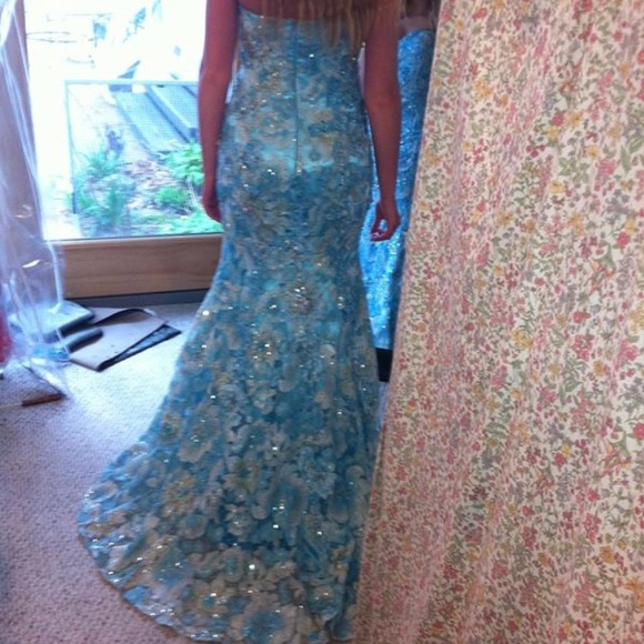 Landa Designs | Dresses | Landa Designs Floral And Lace Beaded Gown ...